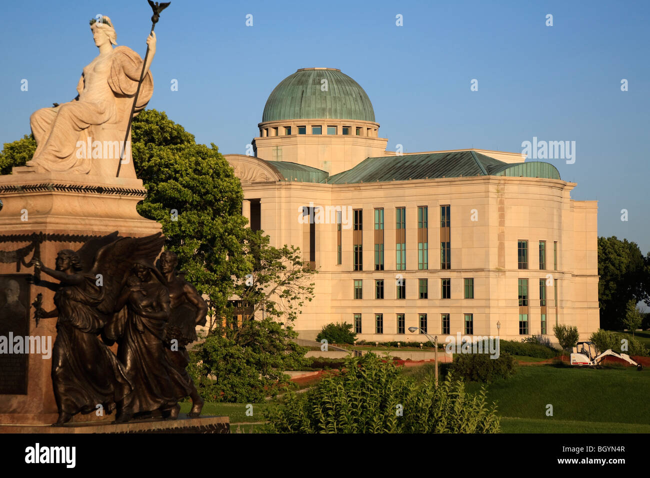 Iowa Supreme Court building and in front a life-sized Allison Monument ...