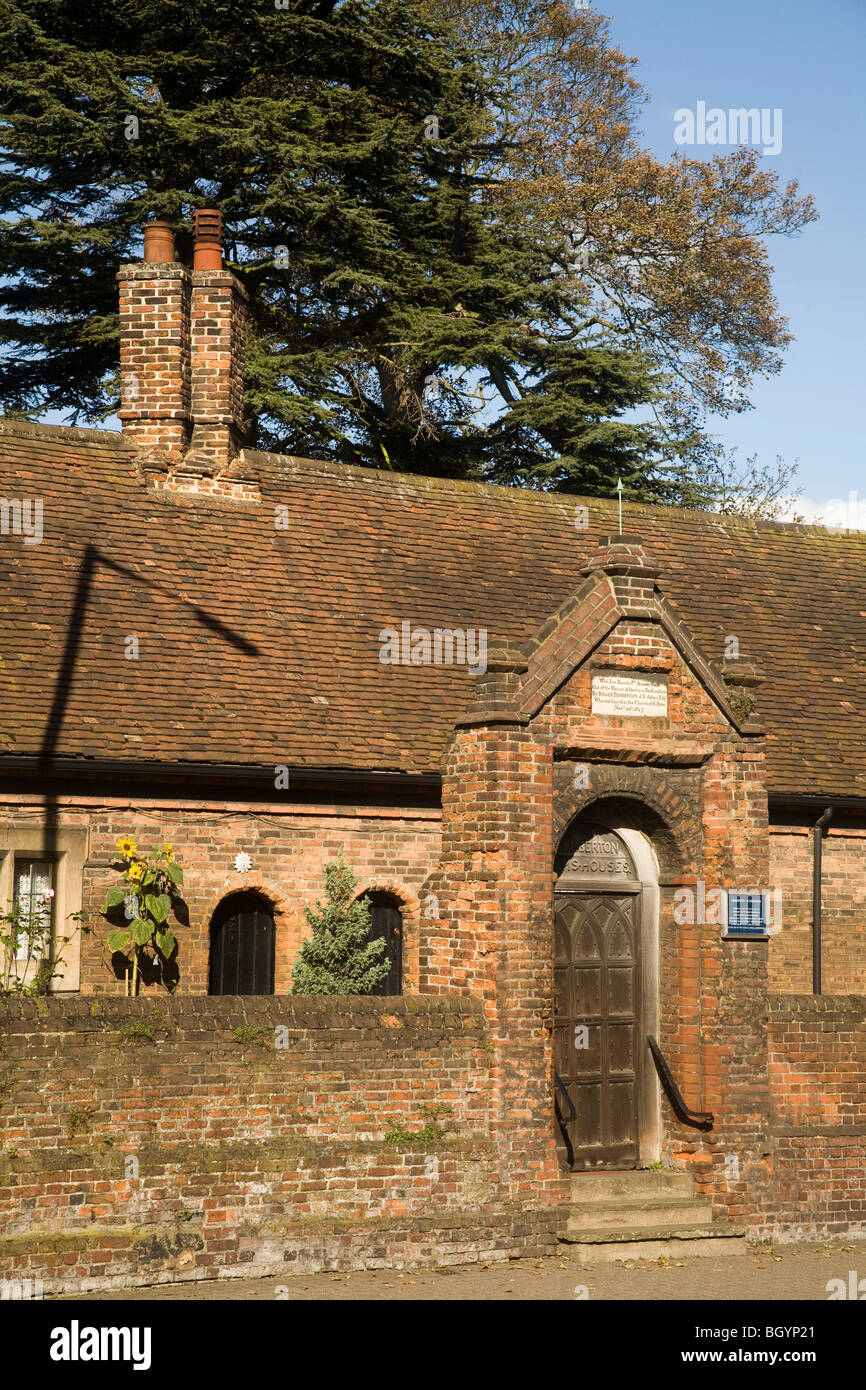 Victorian almshouses hi-res stock photography and images - Alamy