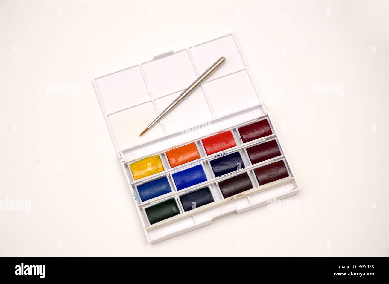 Box of full pan watercolour paints and brush Stock Photo - Alamy
