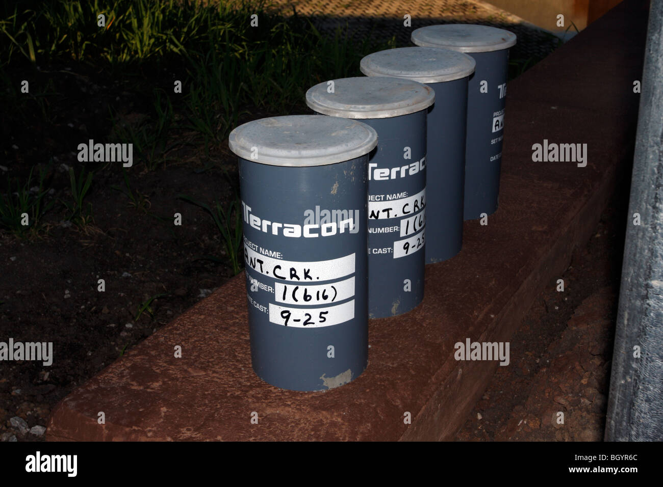 Sample bucket hi-res stock photography and images - Alamy