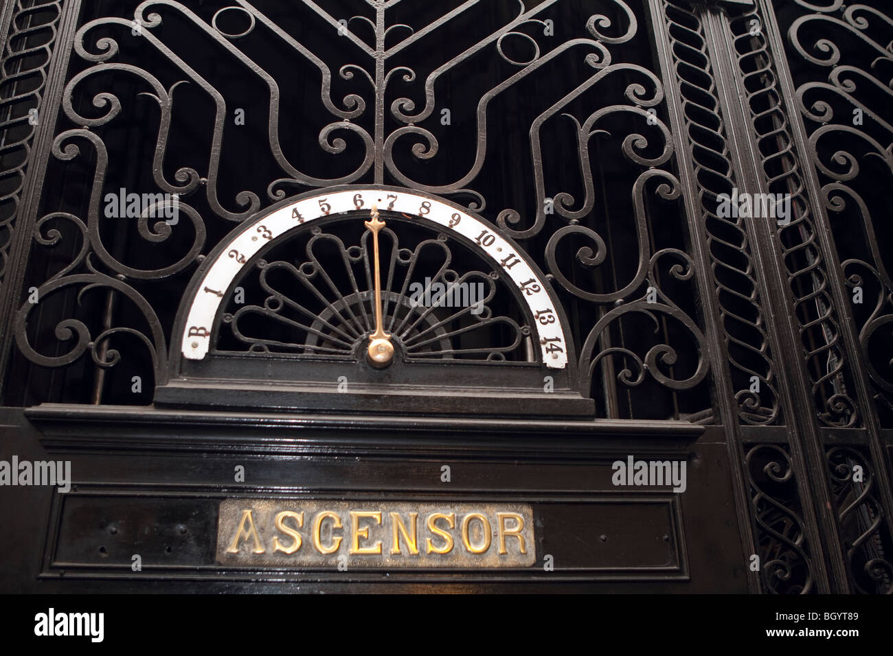 Elevator dial indicator hi-res stock photography and images - Alamy
