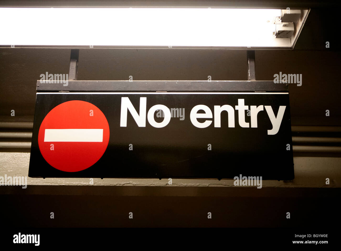 Traffic sign in New York's streets Stock Photo - Alamy