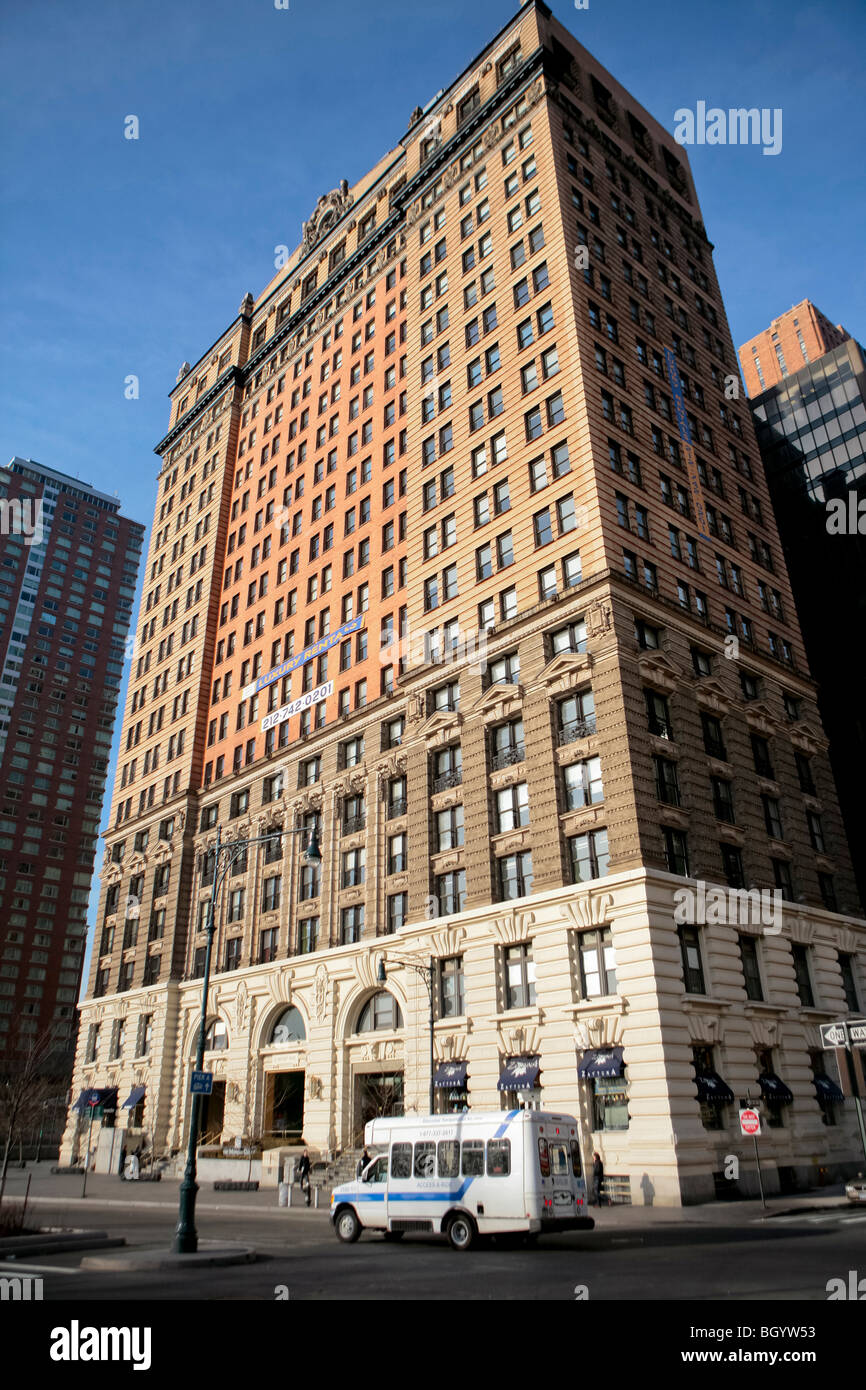 View of Downtown Manhattan building's facade, in New York Stock Photo ...