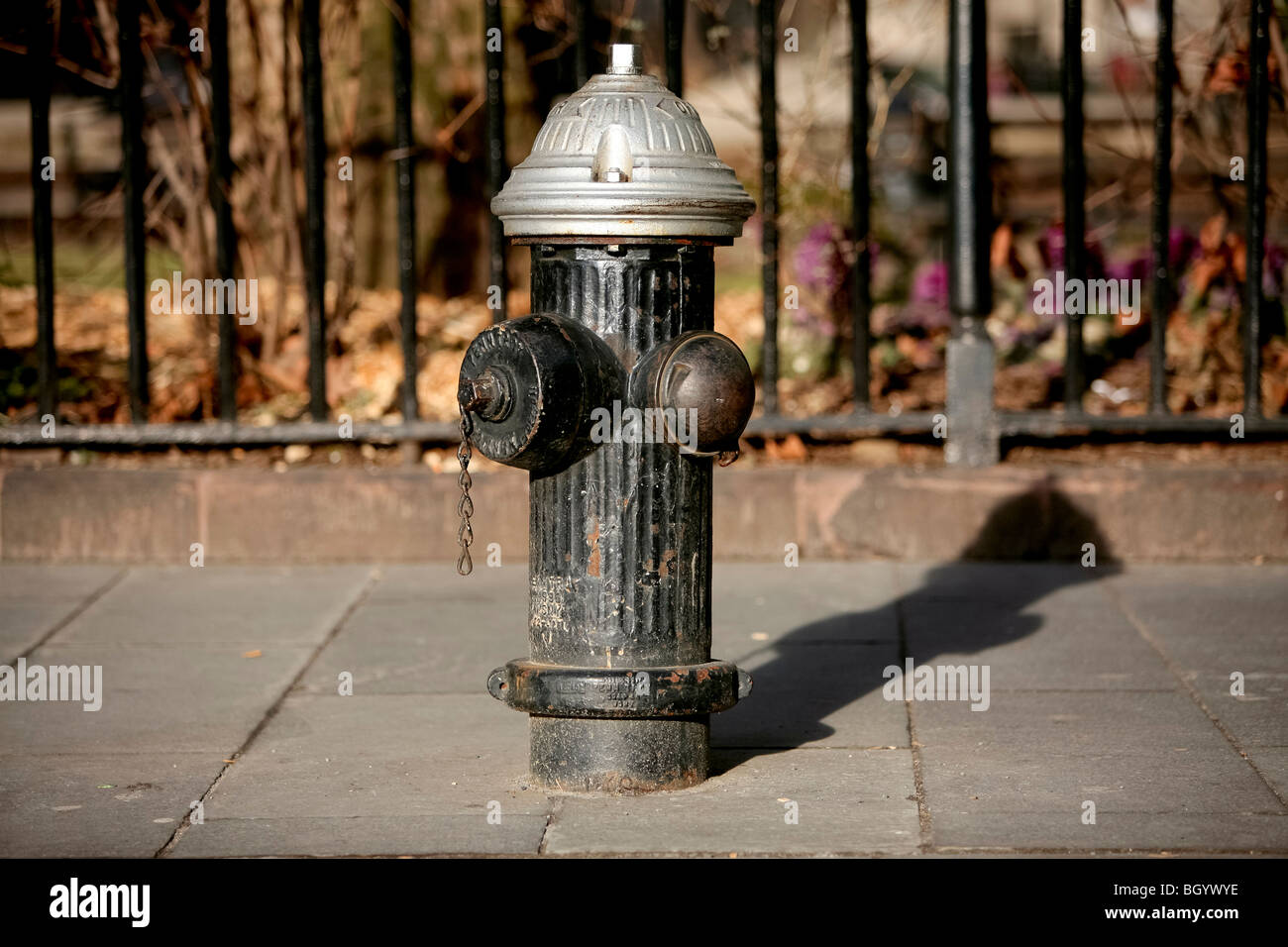 Fire plug hi-res stock photography and images - Alamy