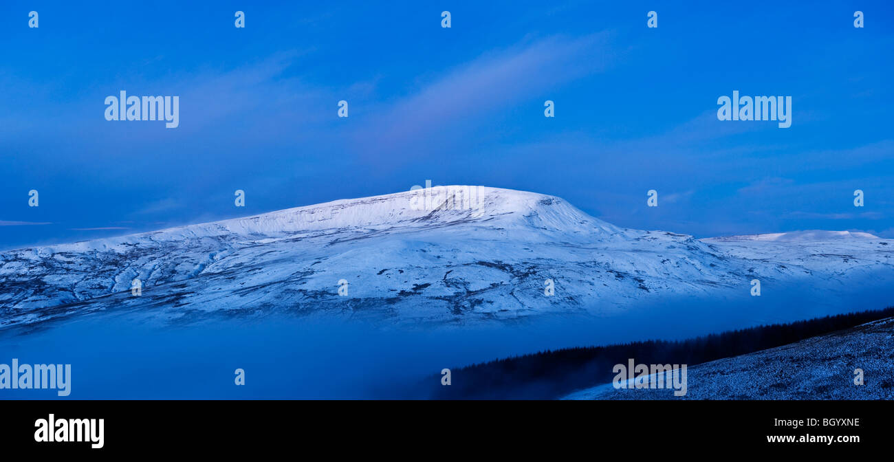 Fan Fawr with winter snow, Brecon Beacons national park, Wales Stock ...