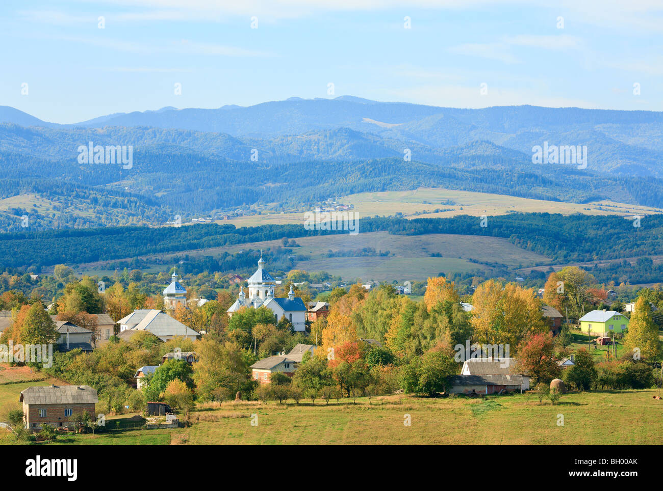 Hilly country hi-res stock photography and images - Alamy