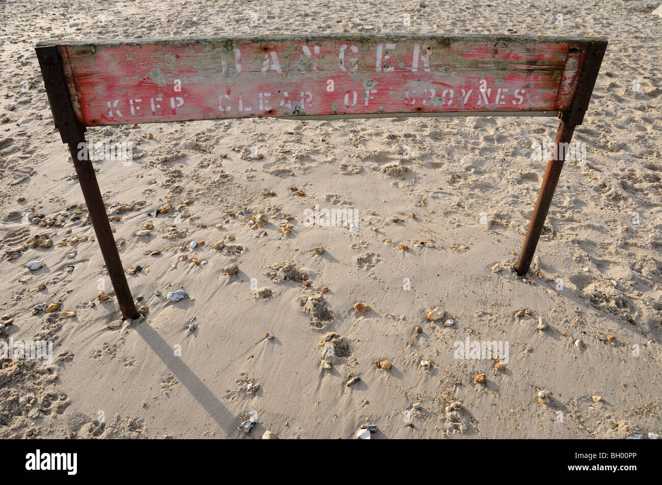 Worn out sign hi-res stock photography and images - Alamy