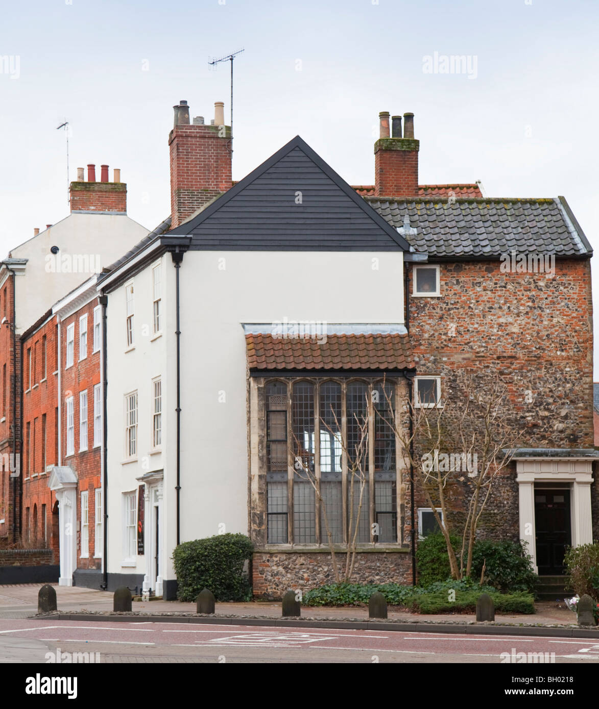 Medieval long window with Georgian facade Palace Plain, Norwich ...