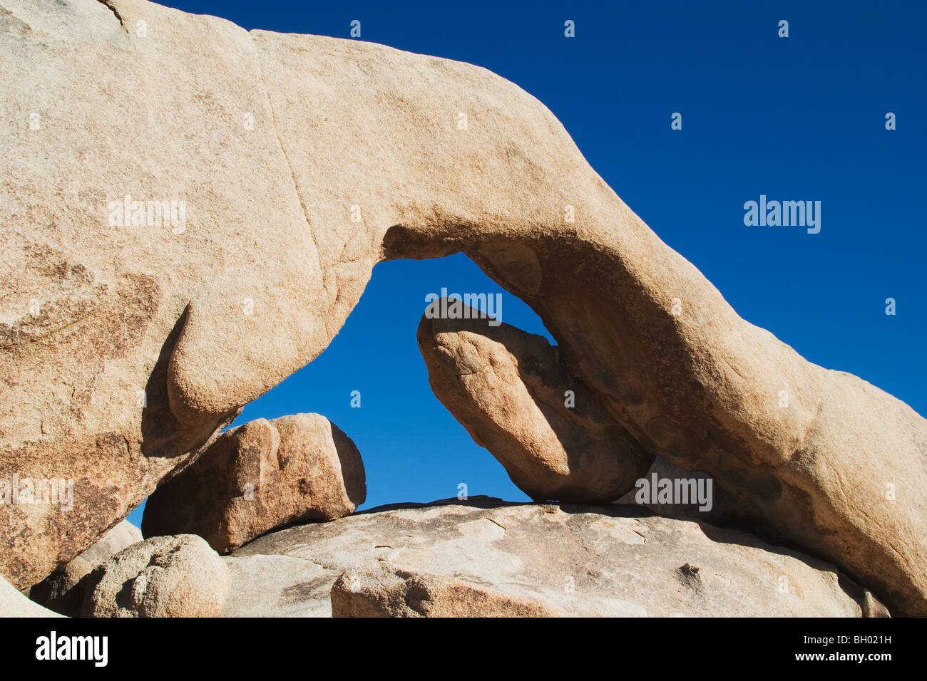 Arch of eroded granite rock hi-res stock photography and images - Alamy