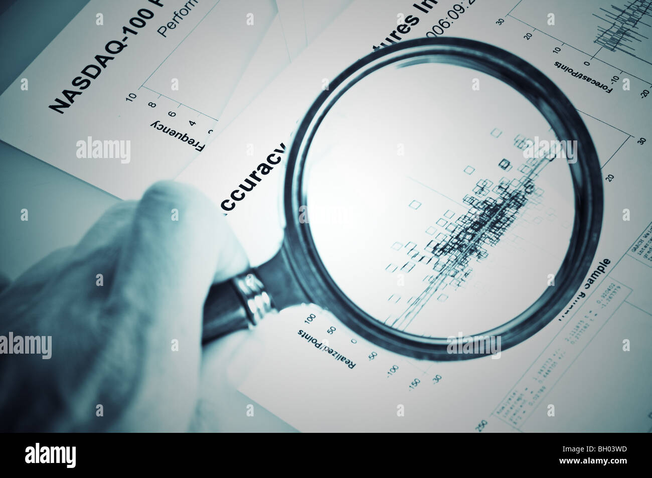 Magnifying glass and diagram Stock Photo - Alamy