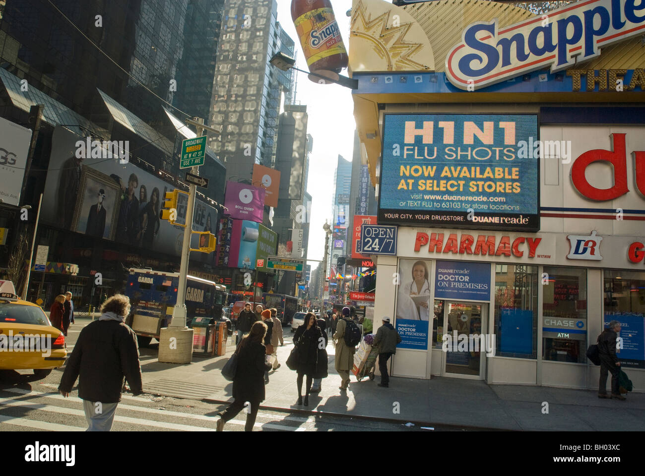 Illuminated drugstore sign hi-res stock photography and images - Alamy