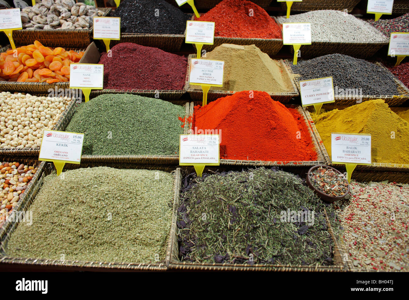 Shopping in istanbul hi-res stock photography and images - Alamy