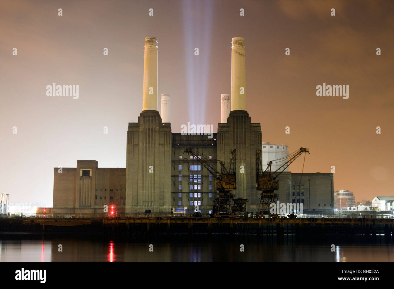 Power station night hi-res stock photography and images - Alamy