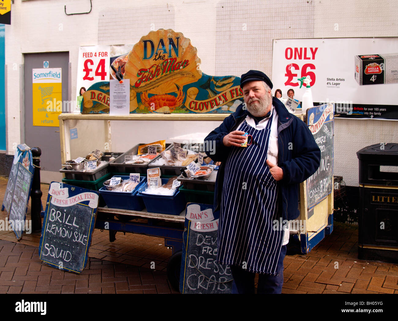 Dan the Fish Man with his stall, Bideford, Devon Stock Photo - Alamy