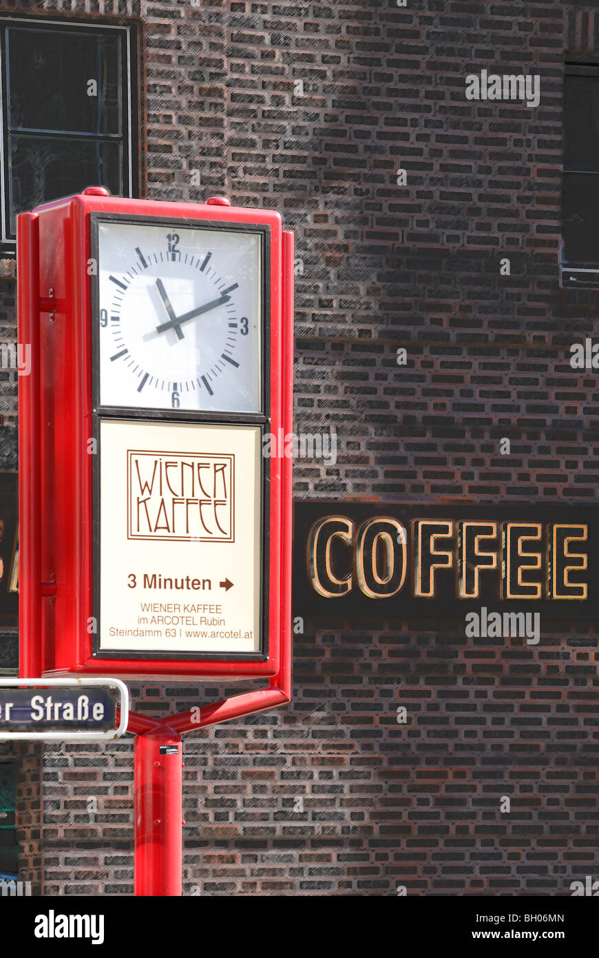 Street corner clock hi-res stock photography and images - Alamy