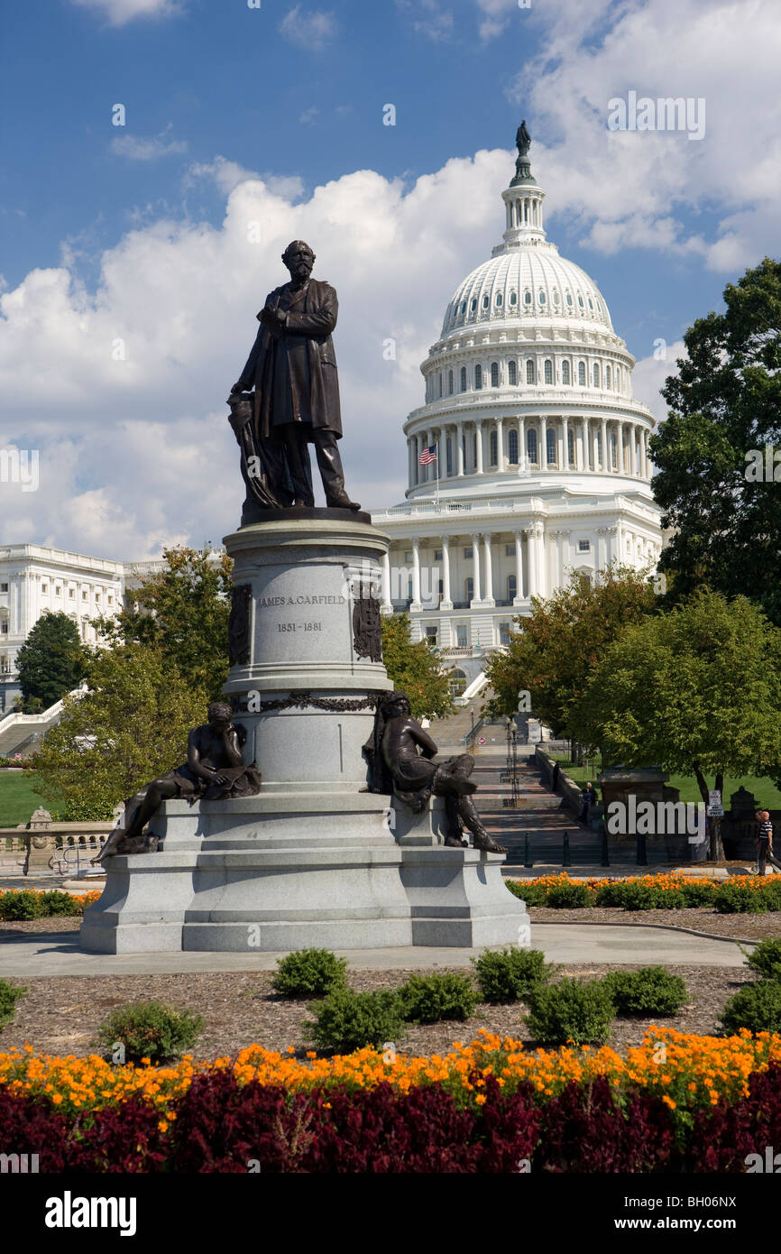 James A Garfield Statue in front of the United States Capitol ...