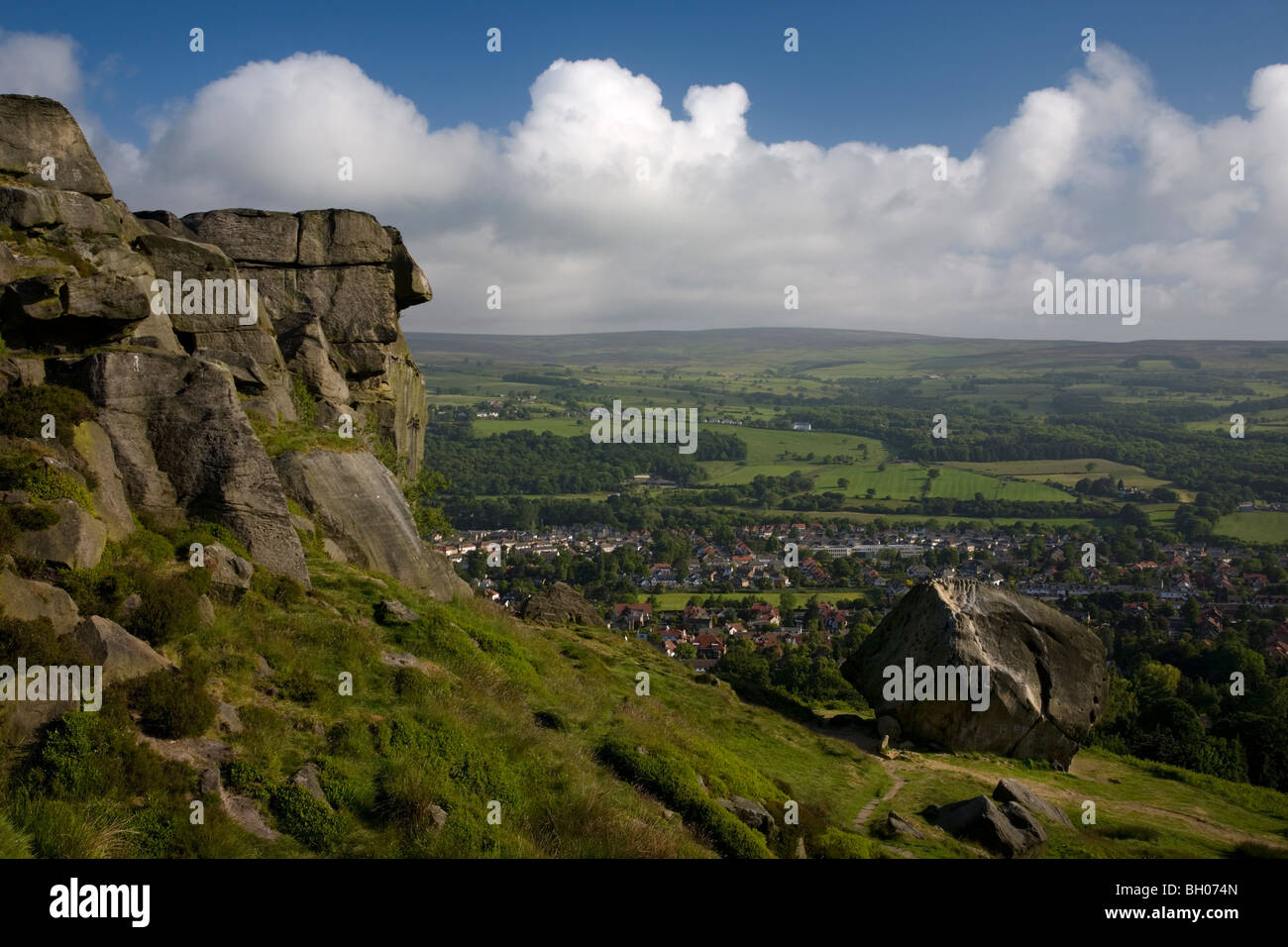 Cow and Calf rocks Ilkley Moor Ilkley West Yorkshire Stock Photo - Alamy