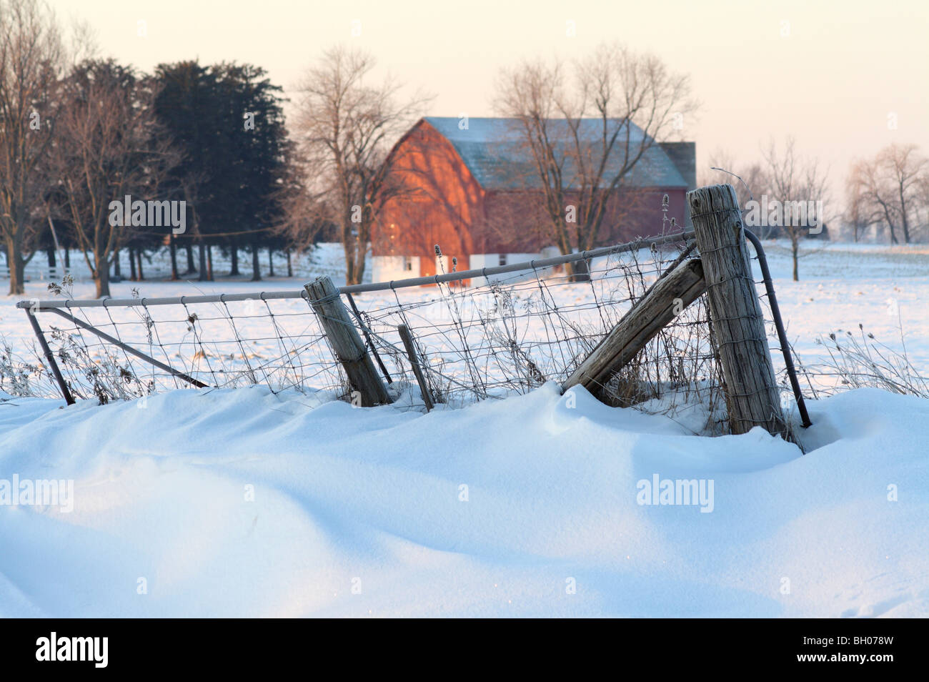 Farm gate in snowy hi-res stock photography and images - Alamy