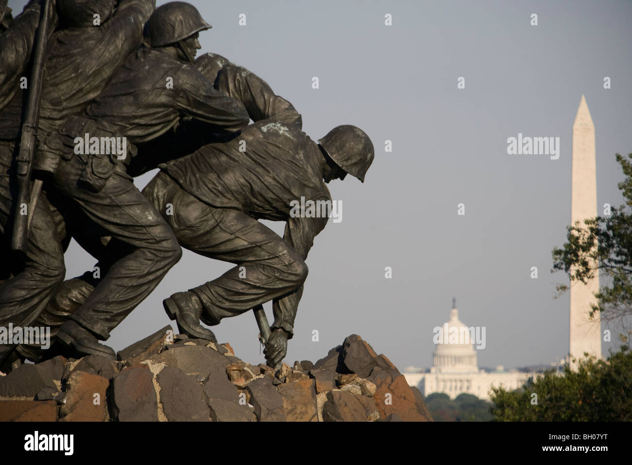 Usmc statue hi-res stock photography and images - Alamy