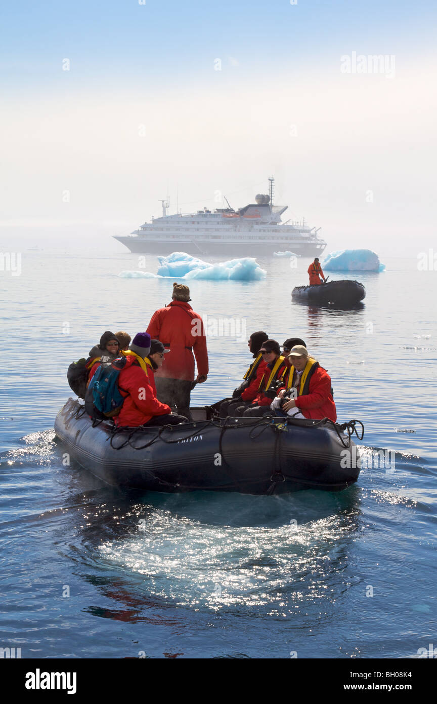 Cruise antarctica zodiac hi-res stock photography and images - Alamy