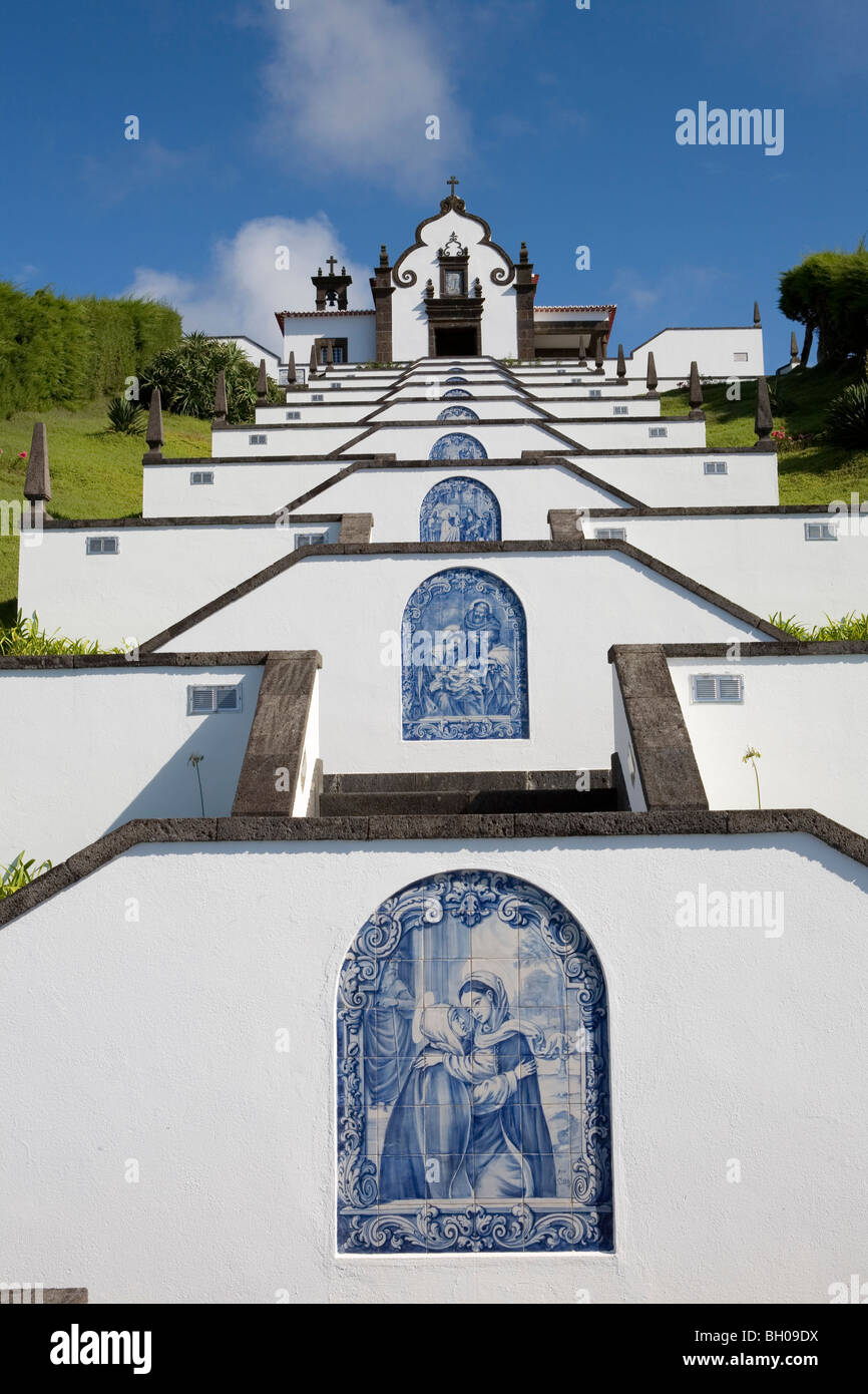 Azuelos hi-res stock photography and images - Alamy