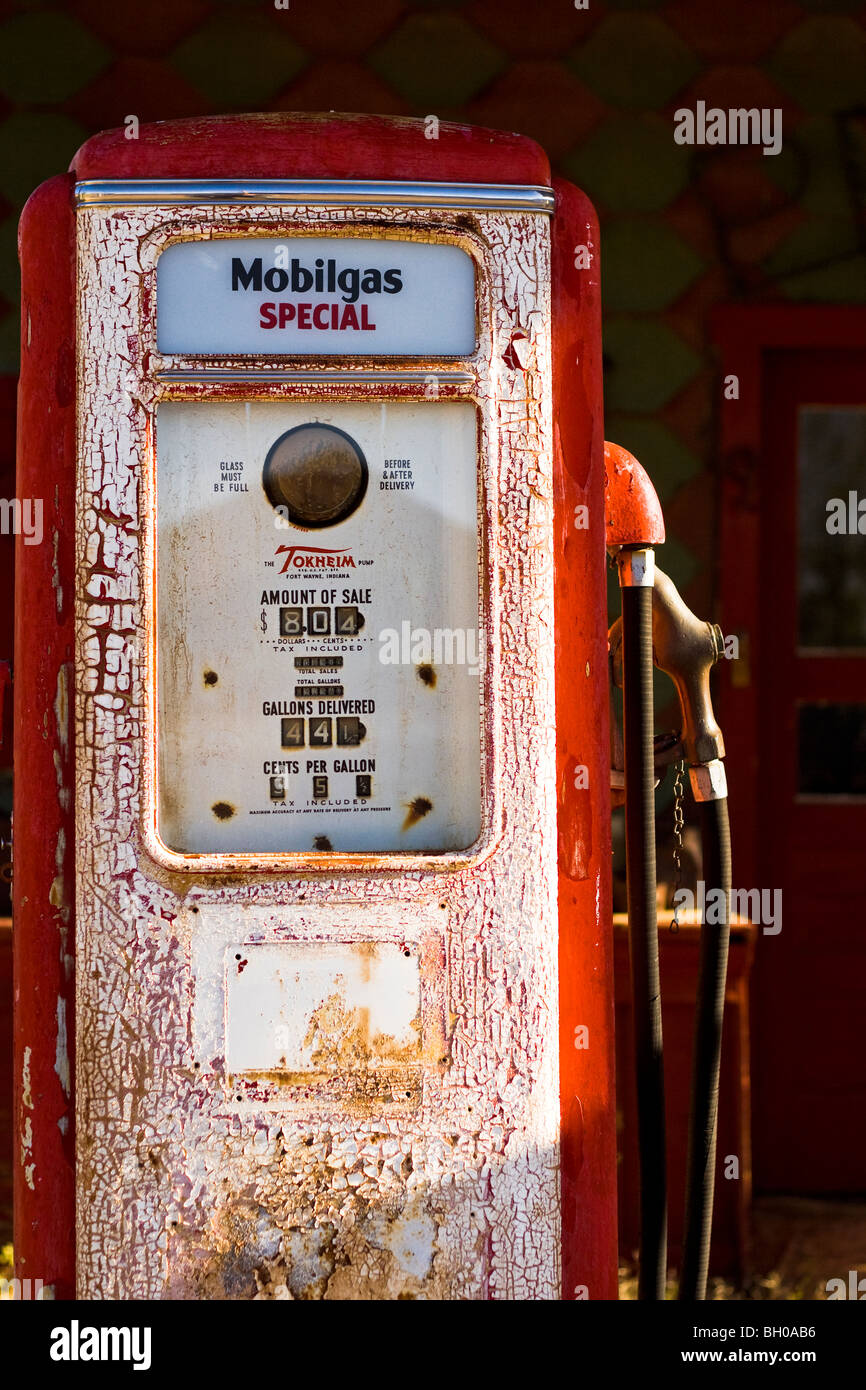 Old-fashioned gas pump on display in Chloride, Arizona Stock Photo - Alamy