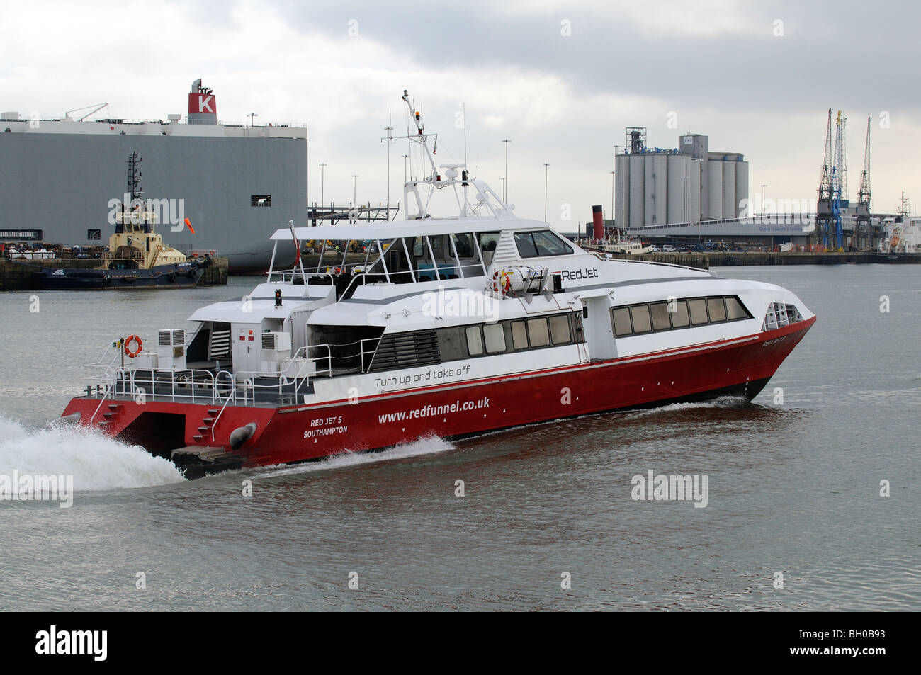 Queen Elisabeth Ii Ship High Resolution Stock Photography and Images ...