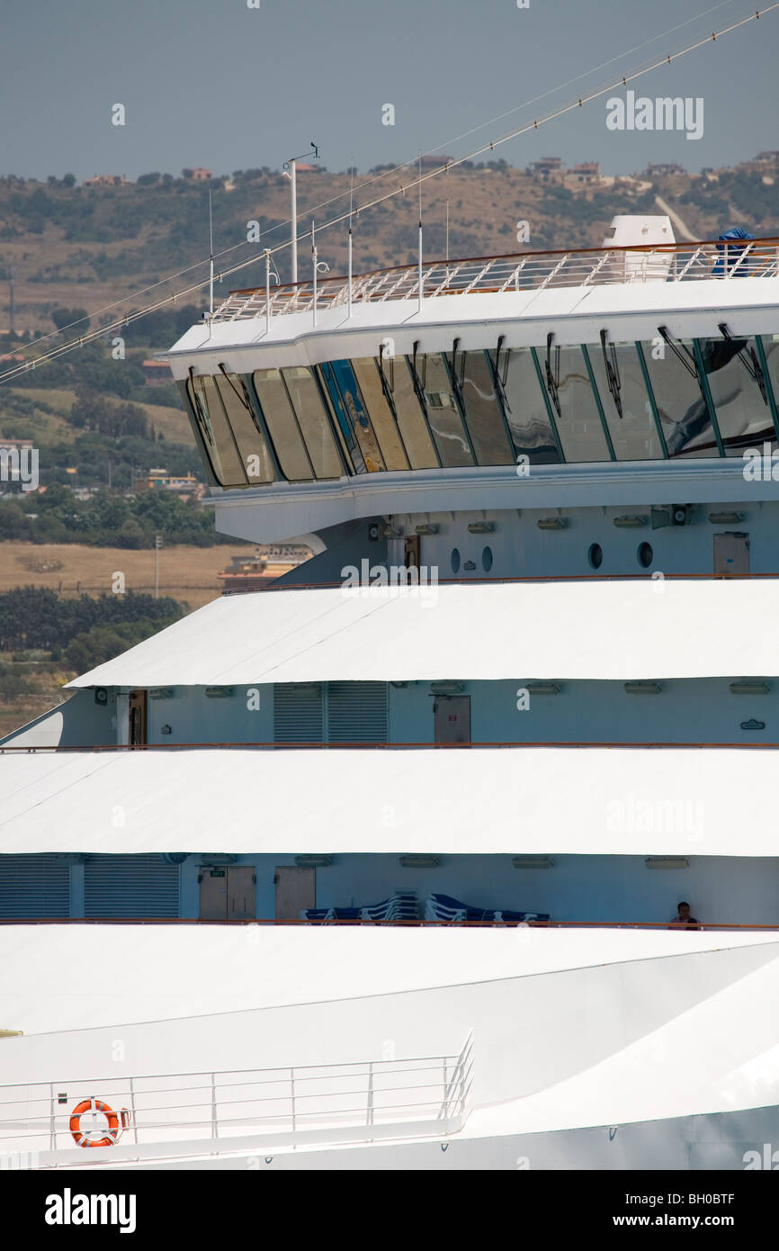 A cruise ship Stock Photo - Alamy