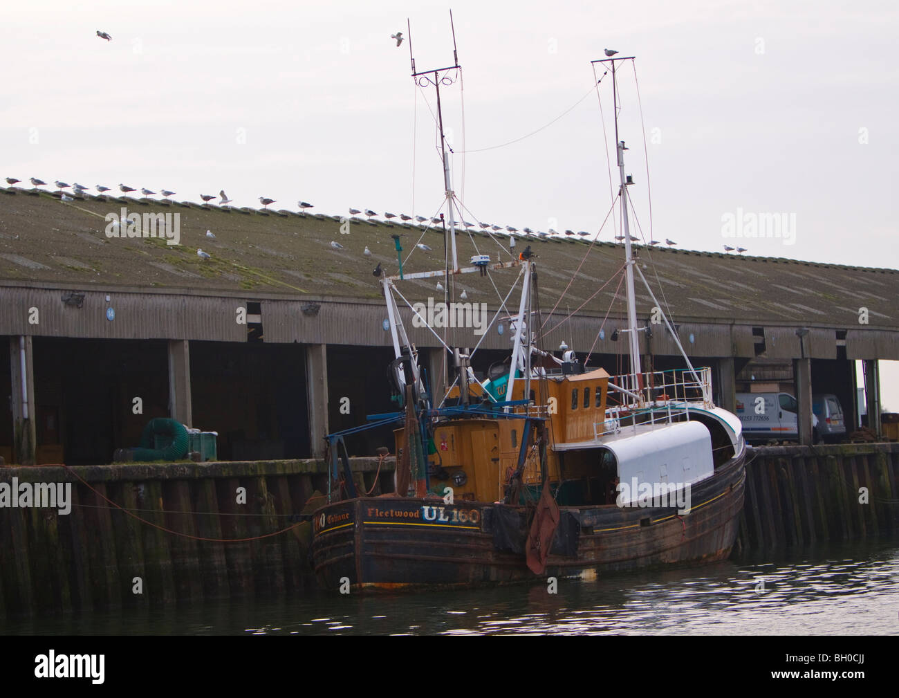 Trawler ready for sea Fleetwood Fish dock Stock Photo - Alamy