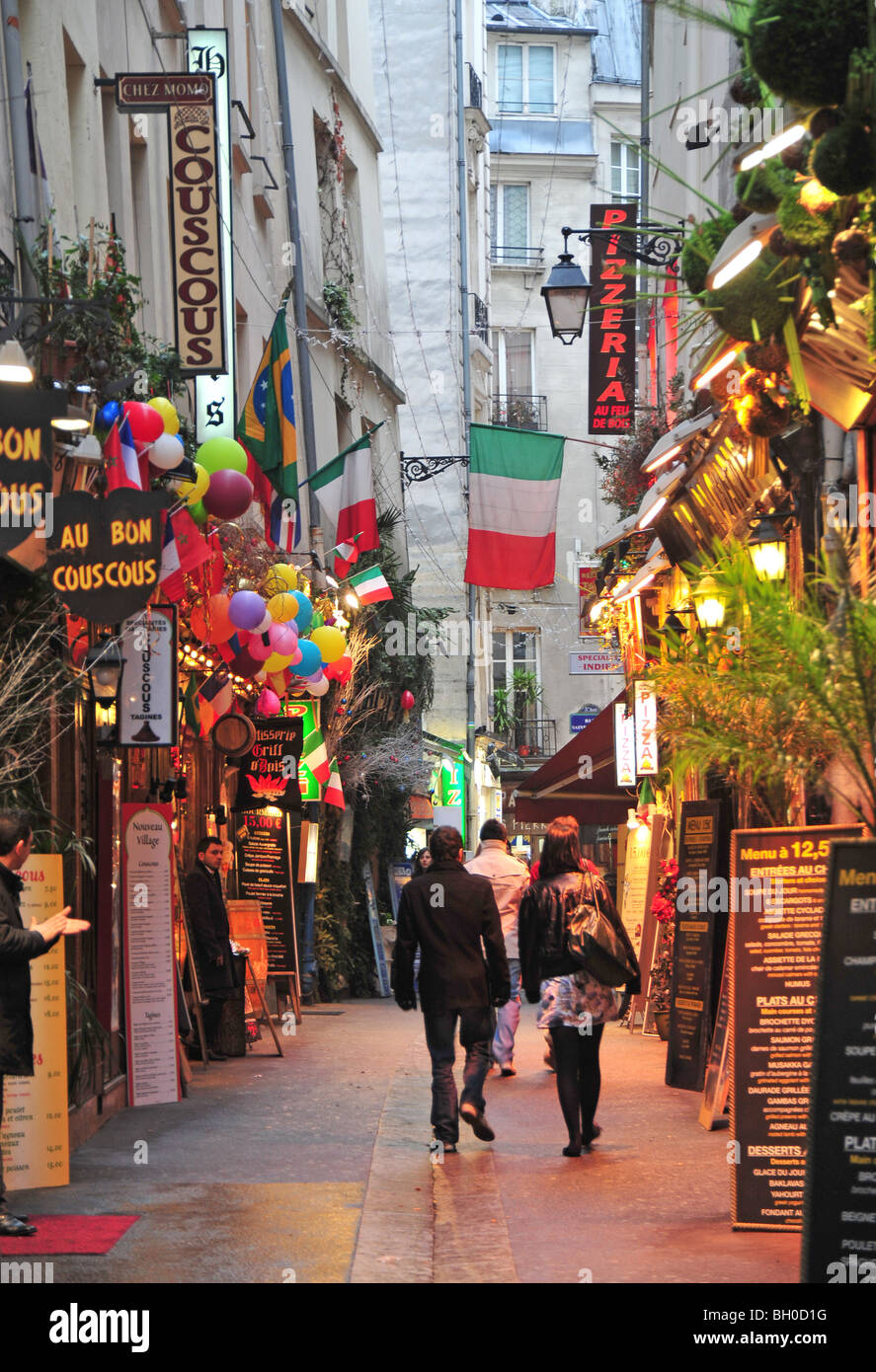 Paris latin quarter night hi-res stock photography and images - Alamy