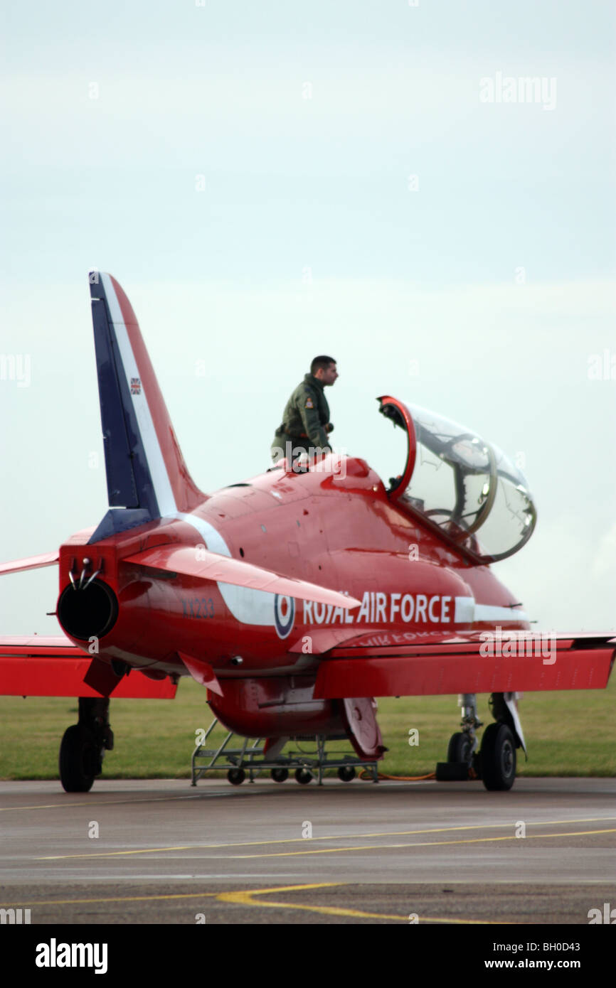 Red arrow formation hi-res stock photography and images - Alamy
