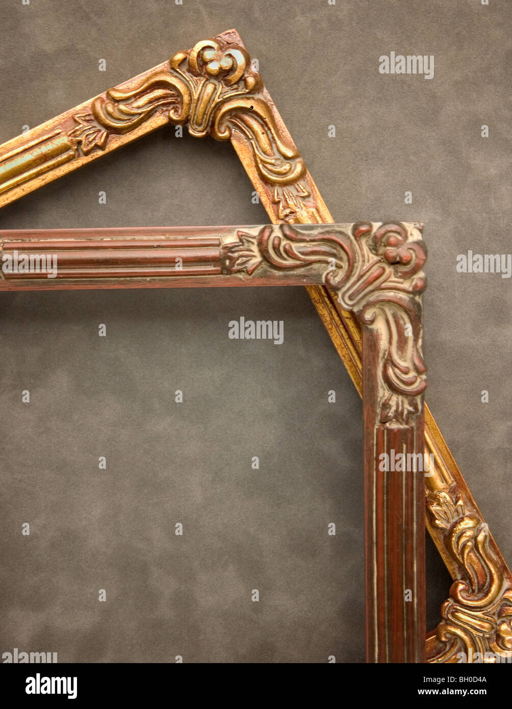 Gold frame corners hi-res stock photography and images - Alamy