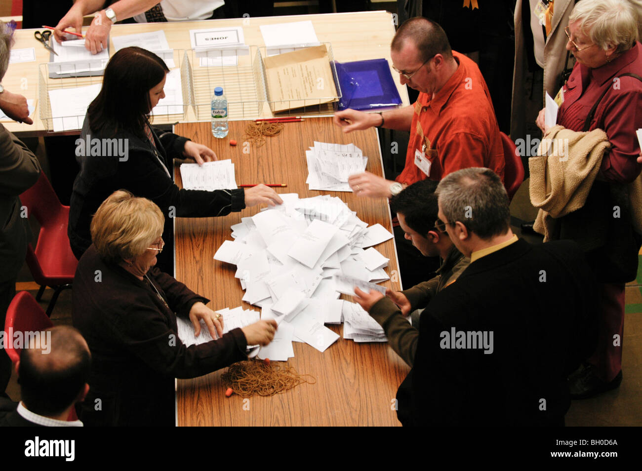 Counting of ballot papers hi-res stock photography and images - Alamy