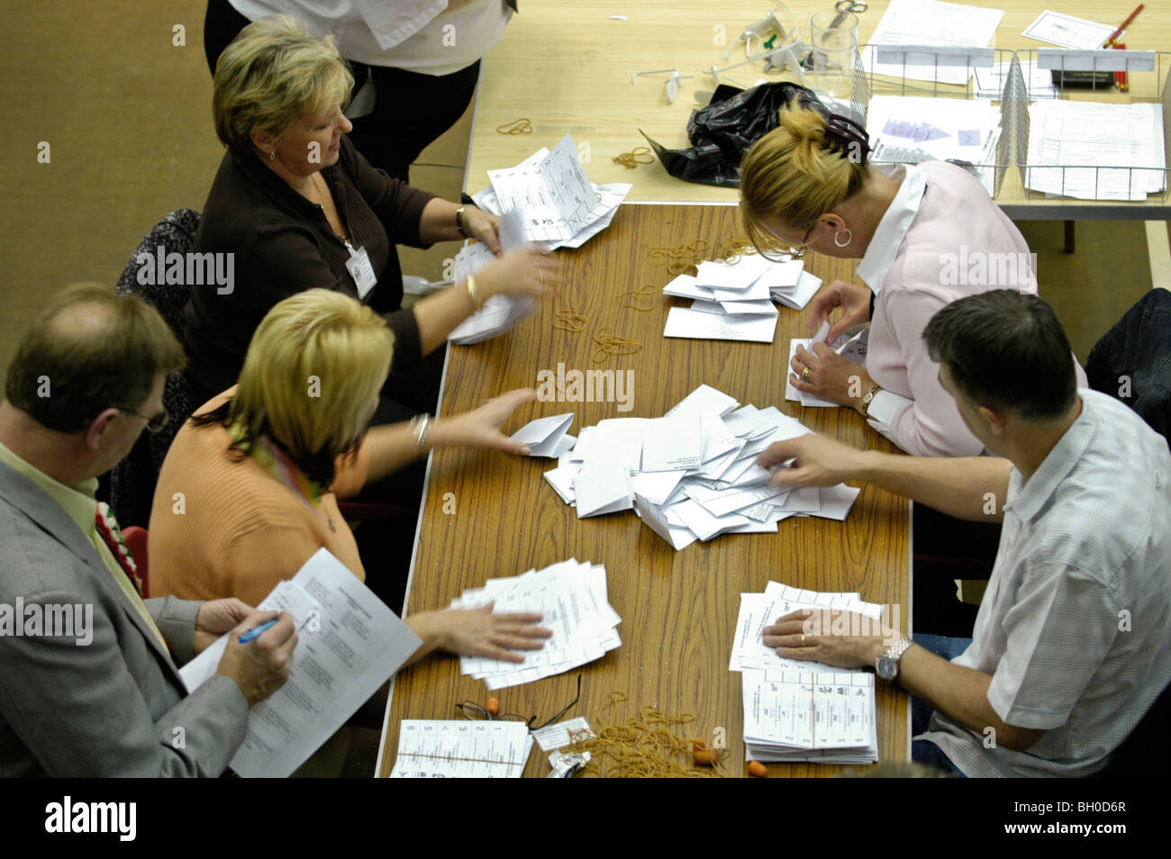 2005 General Election counting ballot papers in the Blaenau Gwent ...