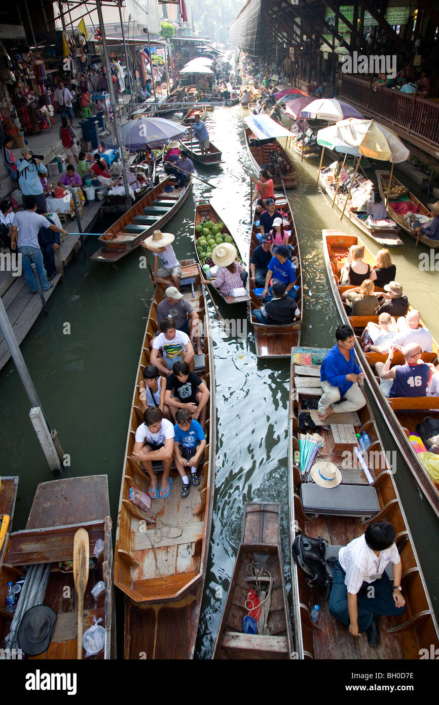 Thailand busy floating market hi-res stock photography and images - Alamy