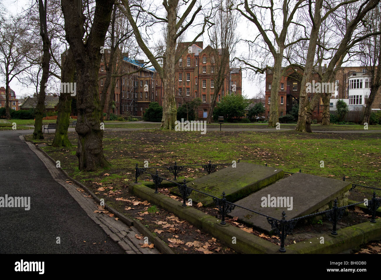 St pancras cemetery hi-res stock photography and images - Alamy