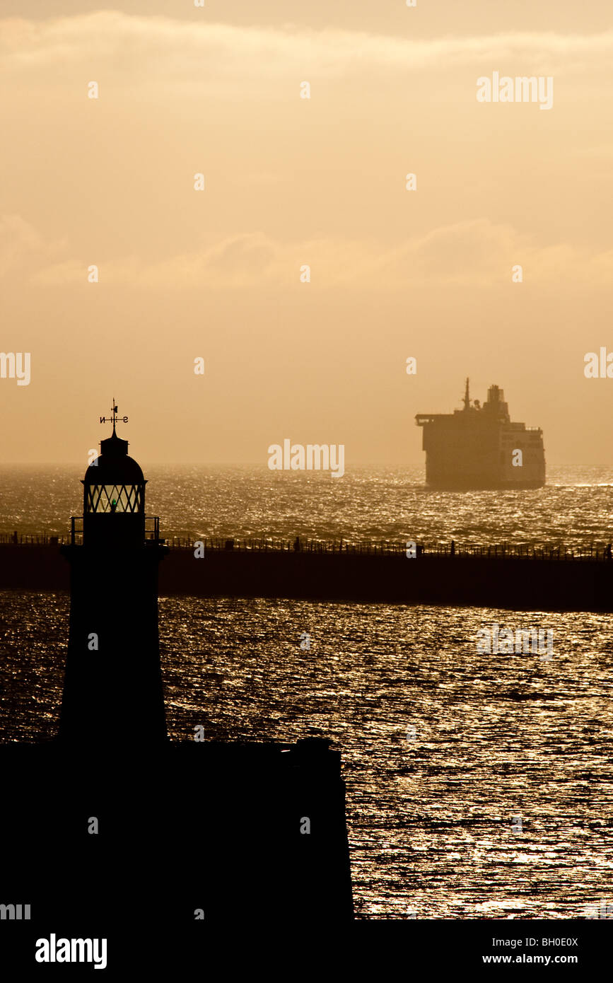 Cross channel ferry hi-res stock photography and images - Alamy