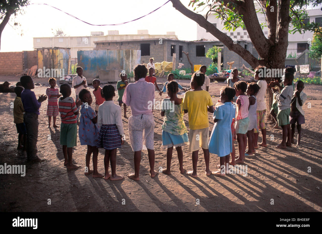 Children singing at school hi-res stock photography and images - Alamy