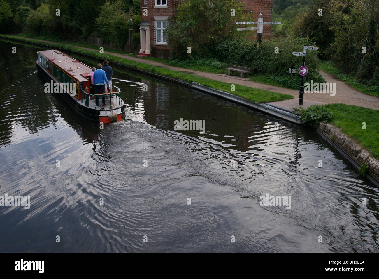 Canal junction with barge, Kings Norton, Birmingham, UK Stock Photo - Alamy