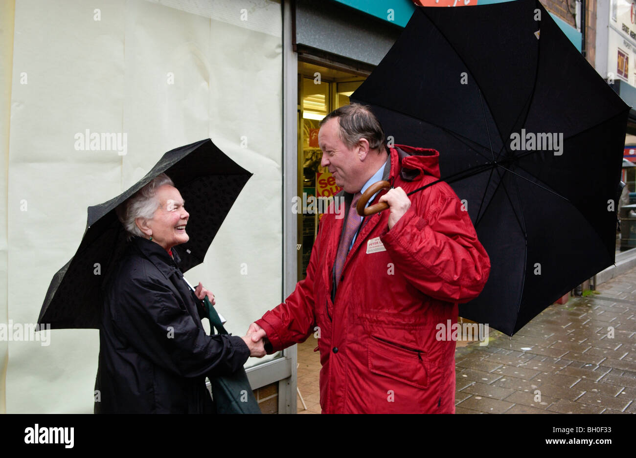 Peter Law Independent pictured campaigning talking to local people on ...