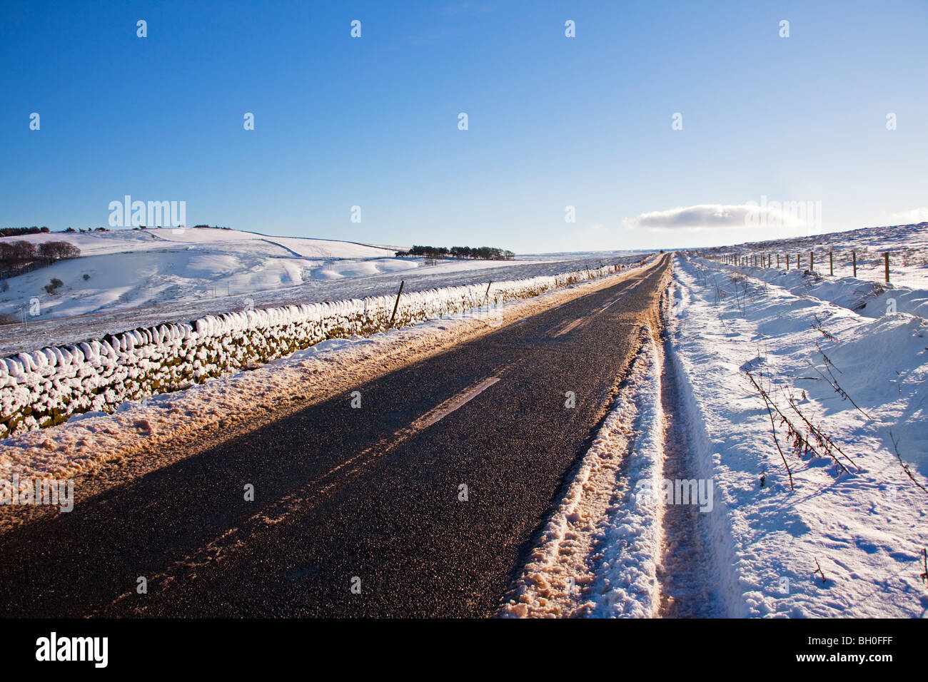 A road in winter Strines Sheffield South Yorkshire England UK Stock ...