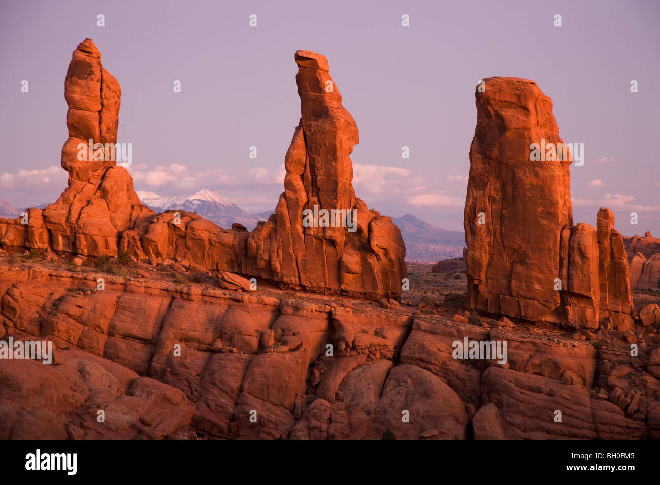 Marching Men formation, Klondike Bluffs area, Arches National Park ...