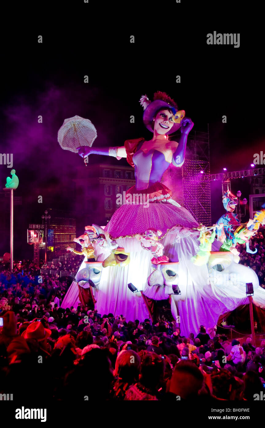 Carnival parade night giant hi-res stock photography and images - Alamy