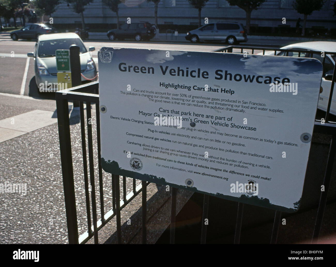 Green technology showcase hi-res stock photography and images - Alamy