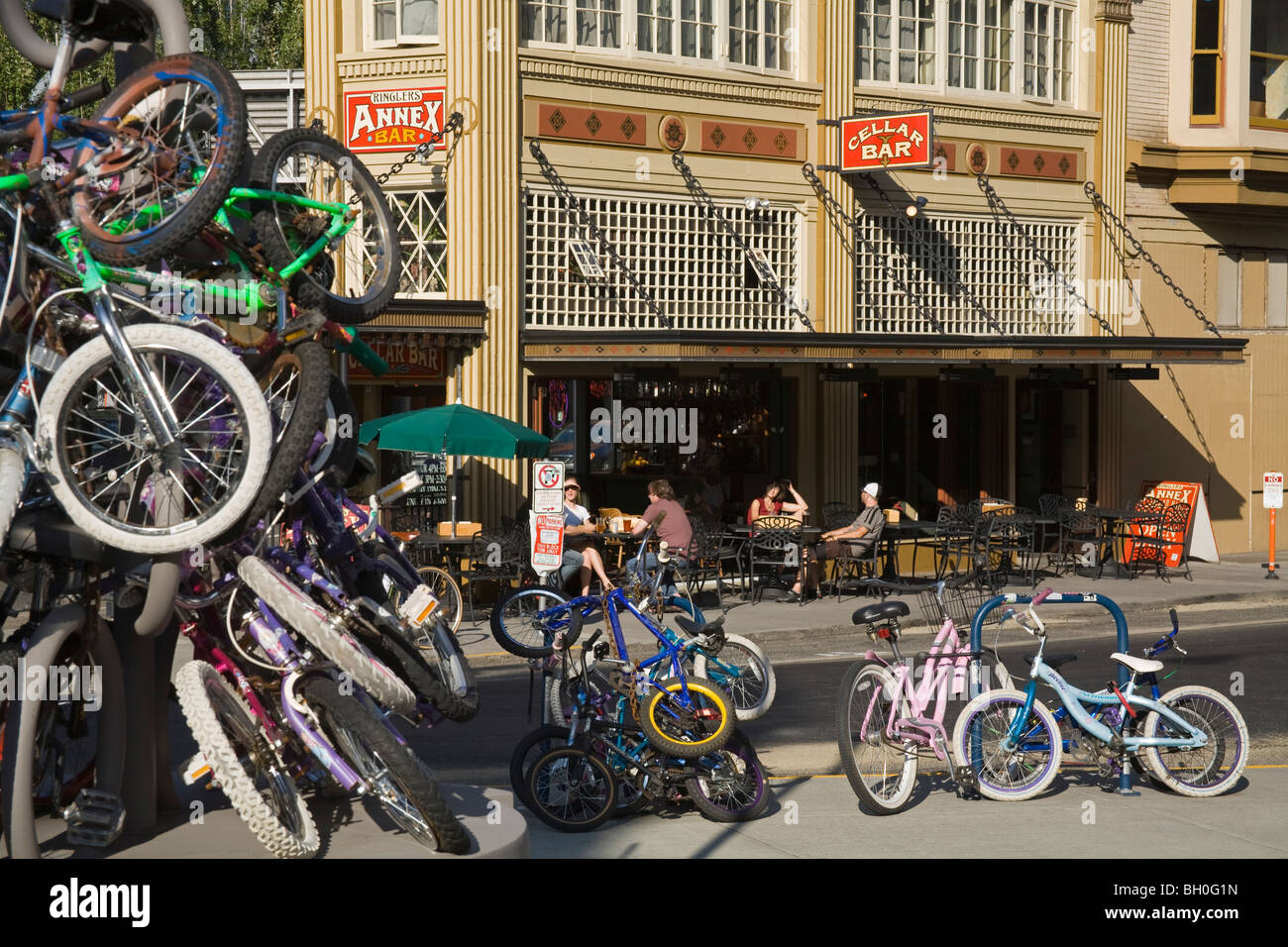 Ringlers Annex Bar in the Pearl District of Portland, Oregon, USA Stock ...
