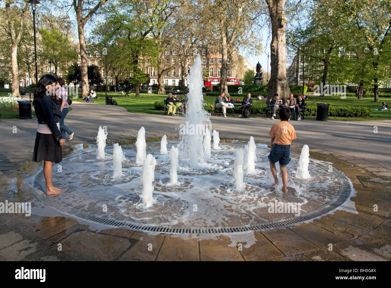 Russell Square Fountain Bloomsbury London Stock Photo - Alamy