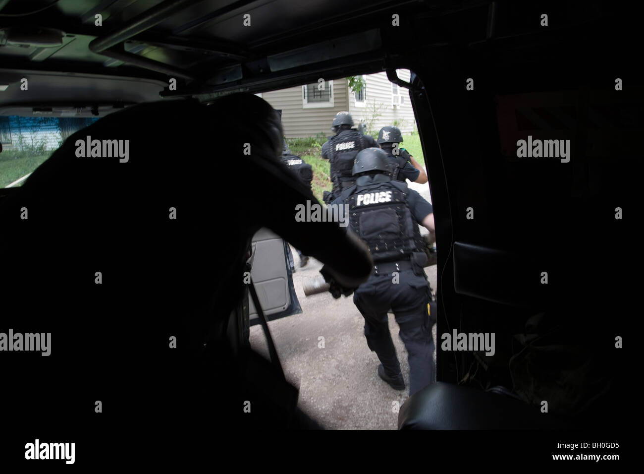 Swat vehicle hi-res stock photography and images - Alamy
