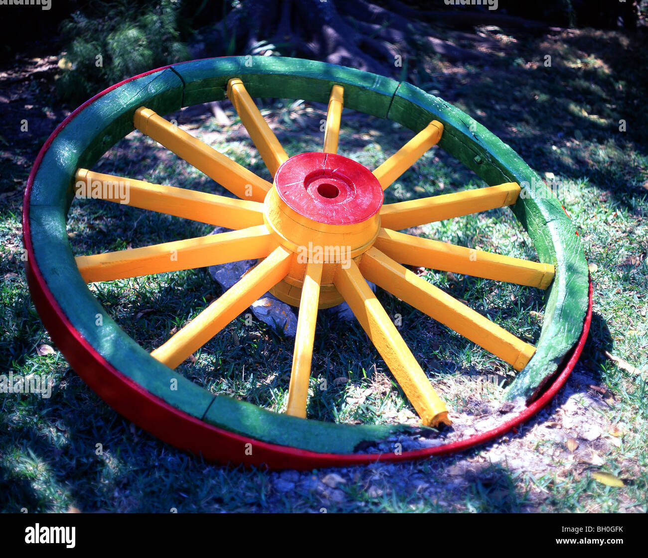Colourful wagon wheel, Varadero, Matanzas, Republic of Cuba Stock Photo ...