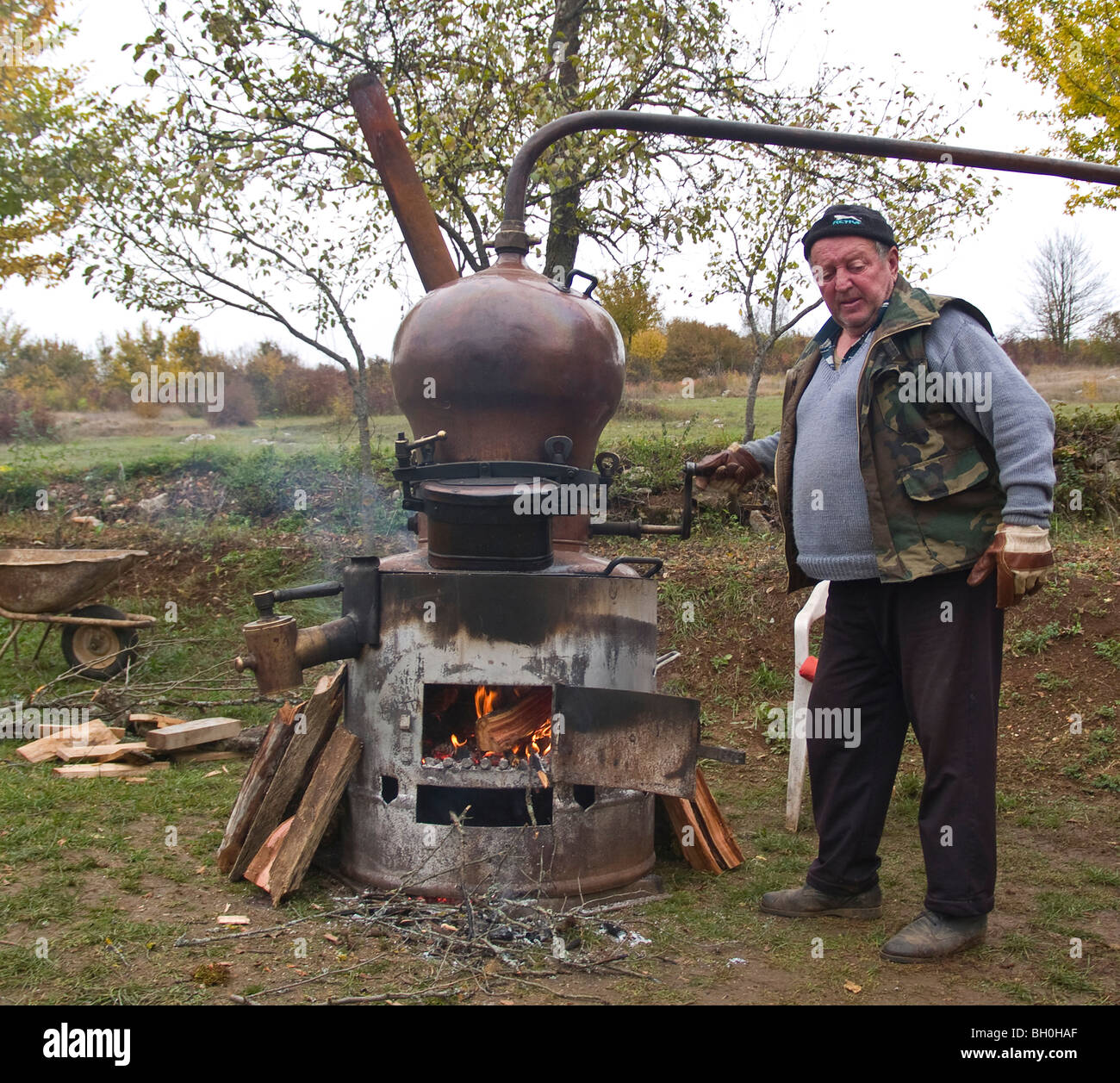 Distill hi-res stock photography and images - Alamy