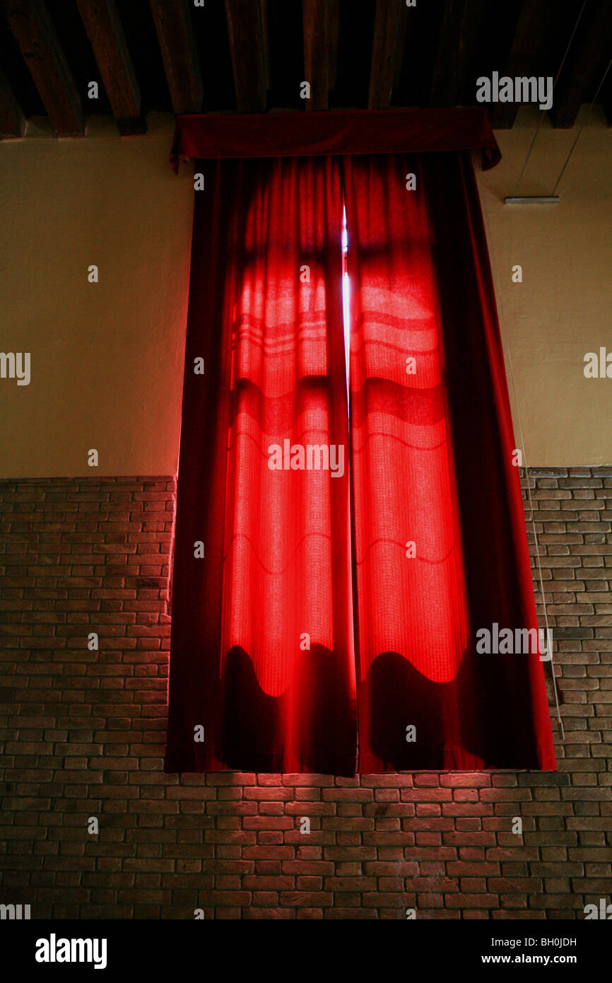 Red curtain in public building hi-res stock photography and images - Alamy